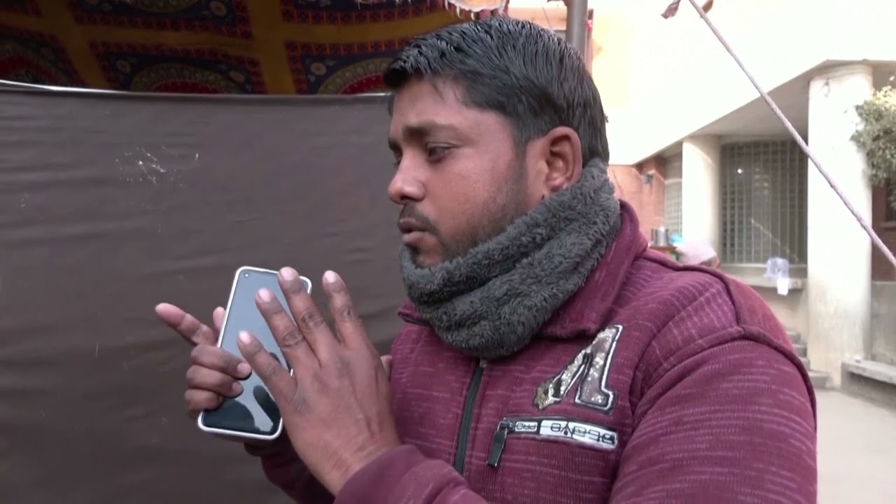 Rudele victimelor accidentului aviatic din Nepal vizitează morga ...