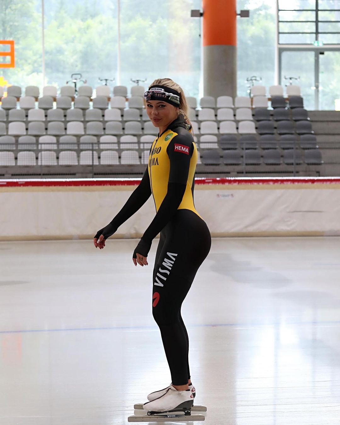GALERIE FOTO. Jutta, patinatoarea-minune din spatele lui Jake Paul ...