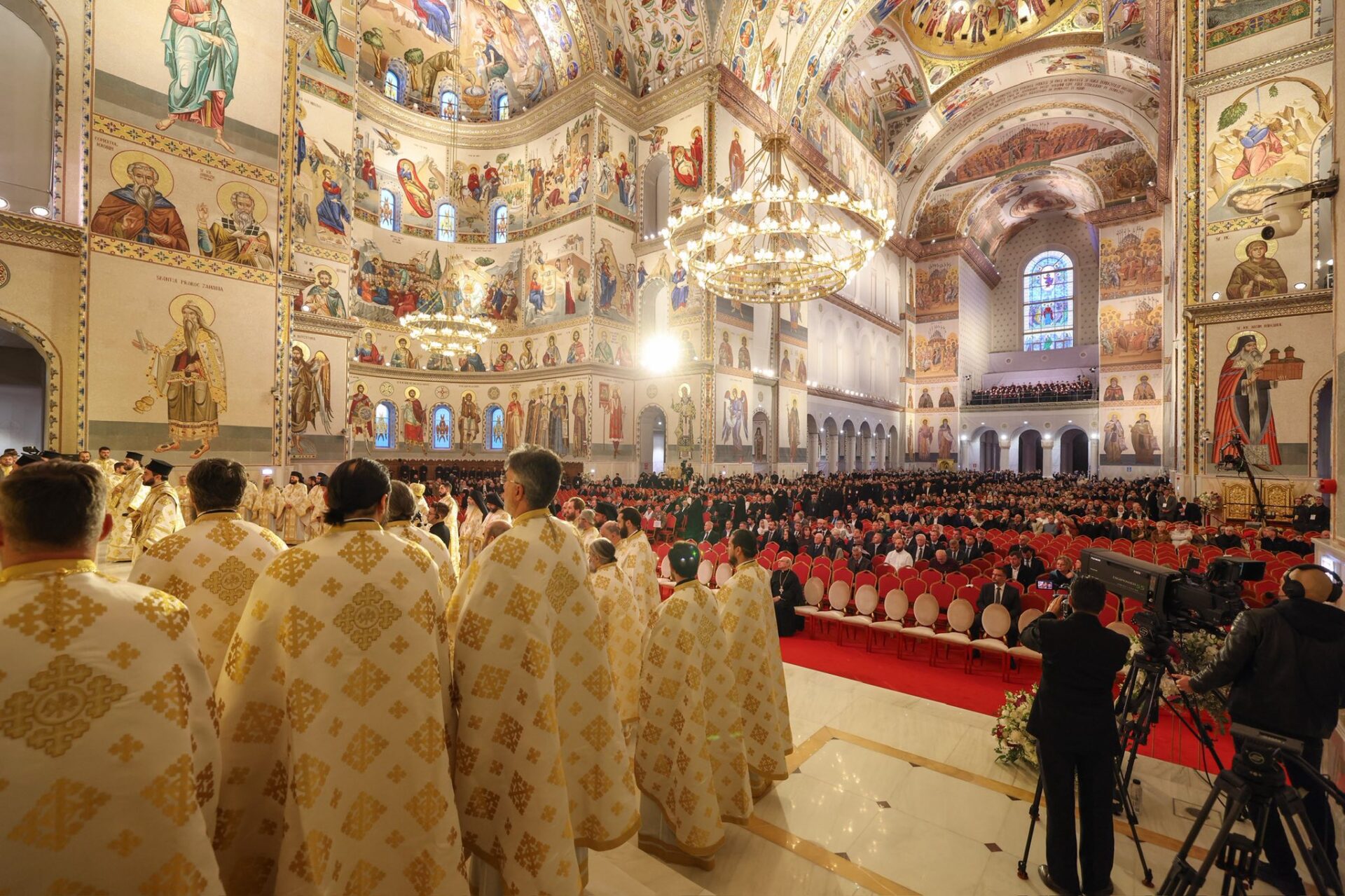Sfințirea picturii Catedralei Naționale: ceremonia cu 65 de episcopi
